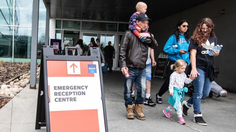 Alberta's Wildfire Crisis Leaves Evacuees Behind: New Research Exposes ...
